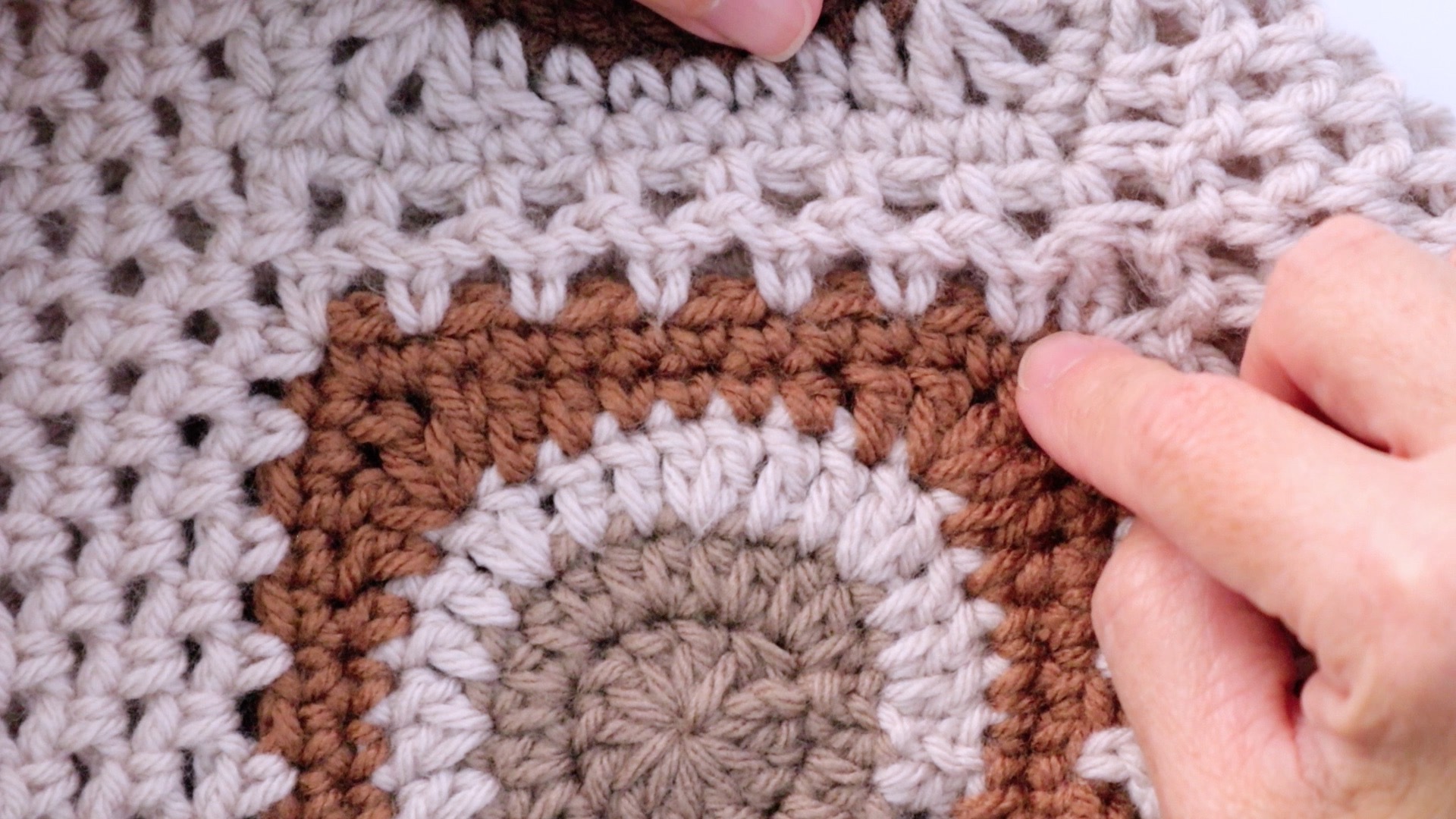 Join Crocheted Squares With An Easy Lace Stitch - JSPCREATE